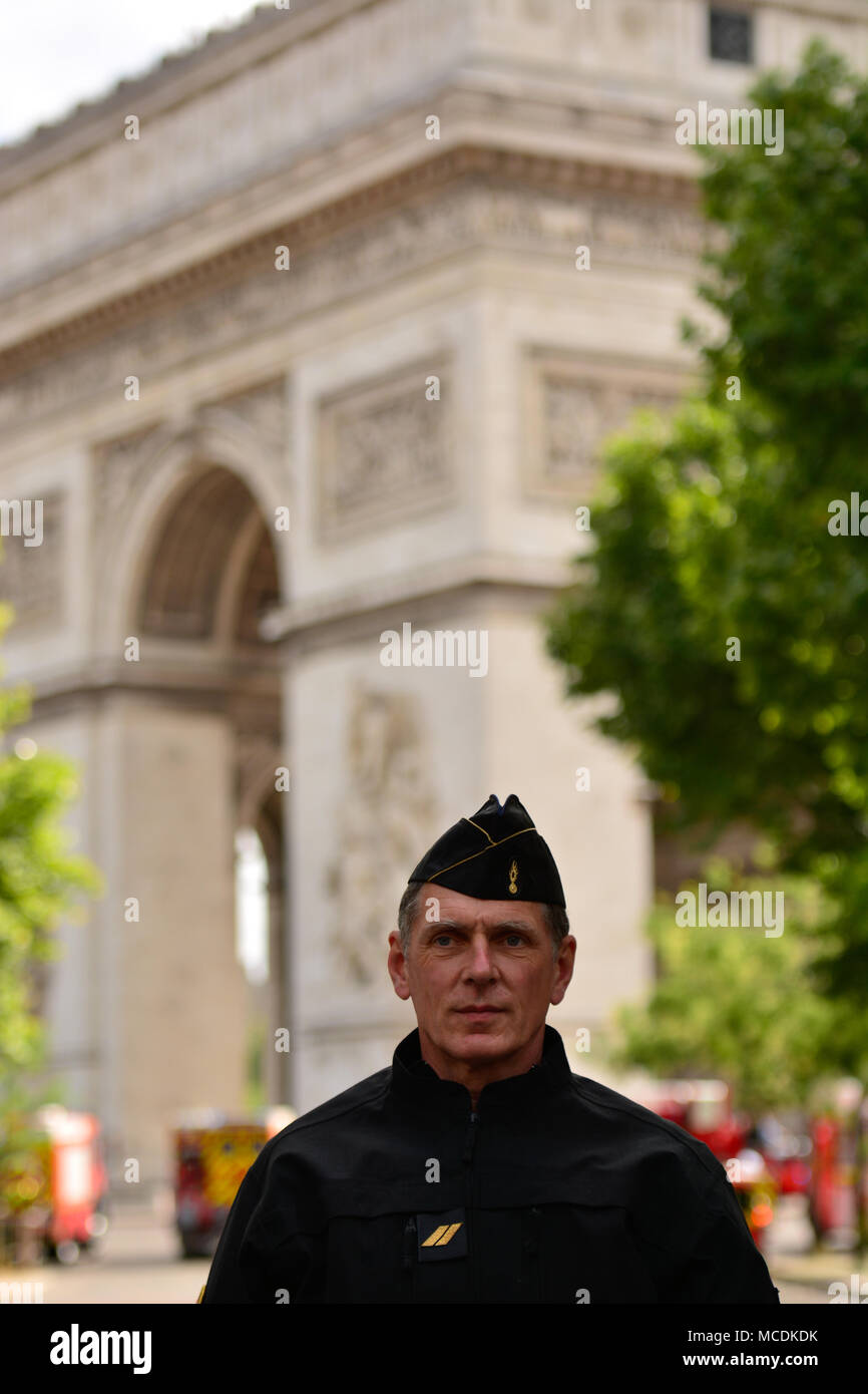 French army officer in uniform hi-res stock photography and images - Alamy