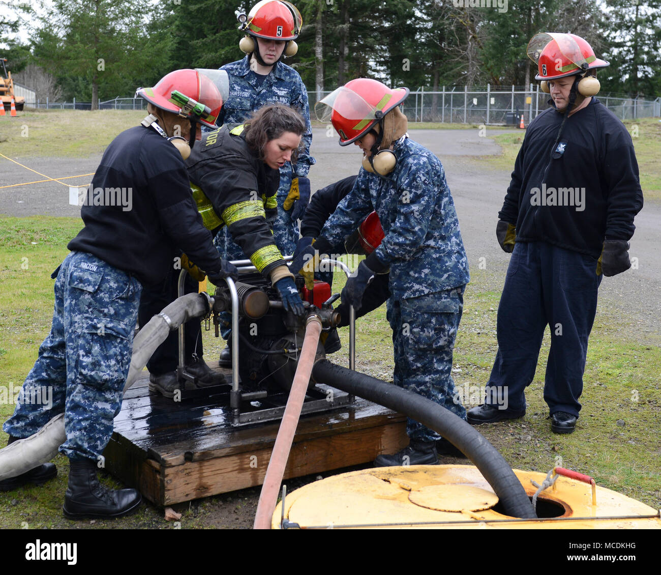 180208-N-QF596-113 BREMERTON, Wash. (Feb. 8, 2018) U.S. Navy Sailors ...