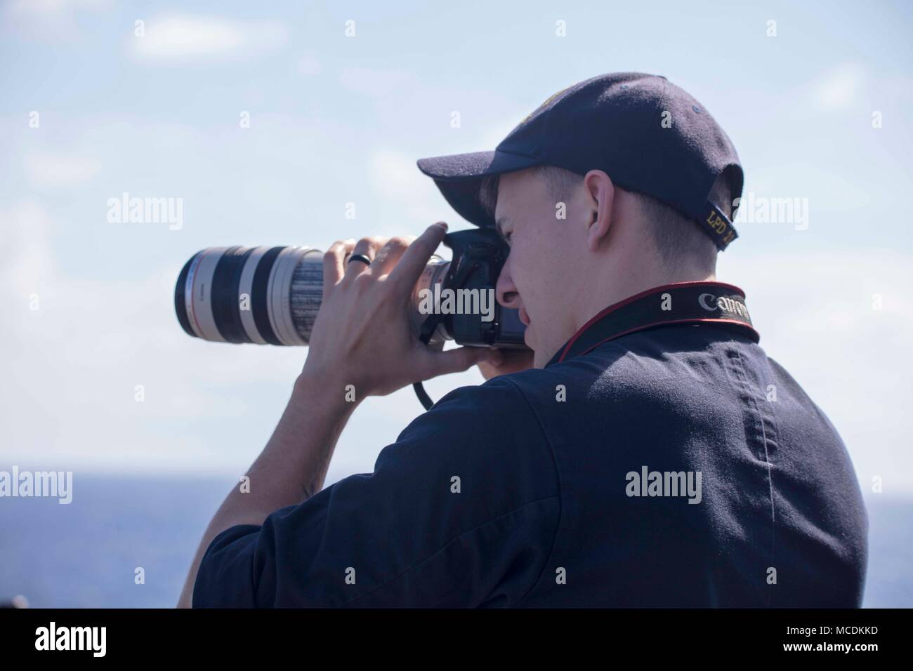 180219-N-GR168-0067 ATLANTIC OCEAN (Feb. 19, 2018) Quartermaster 3rd ...