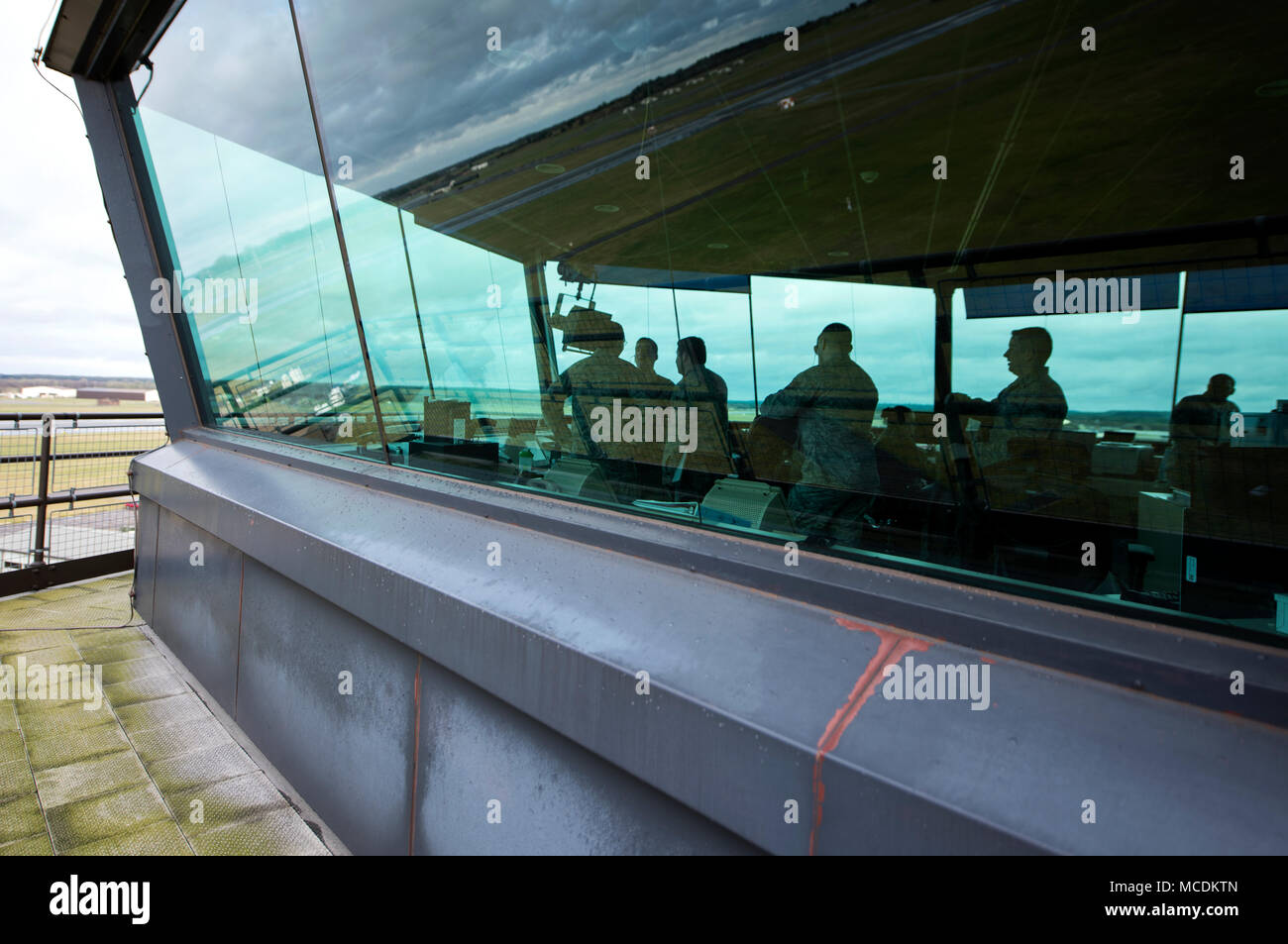 Control tower royal air force hi-res stock photography and images - Alamy