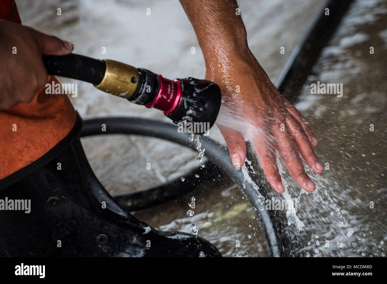 Hand washing notice hi-res stock photography and images - Alamy