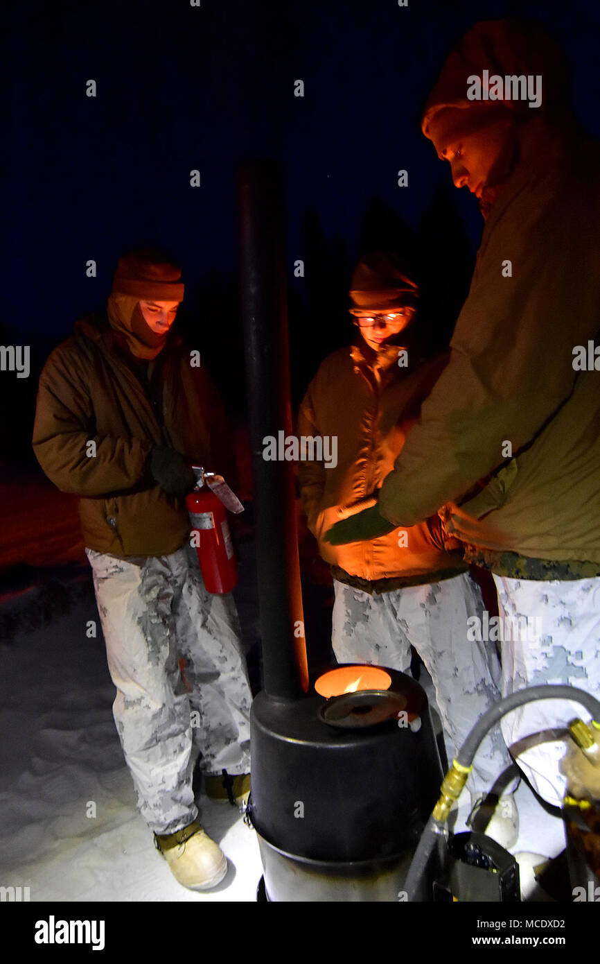 Exercise arctic edge hi-res stock photography and images - Alamy