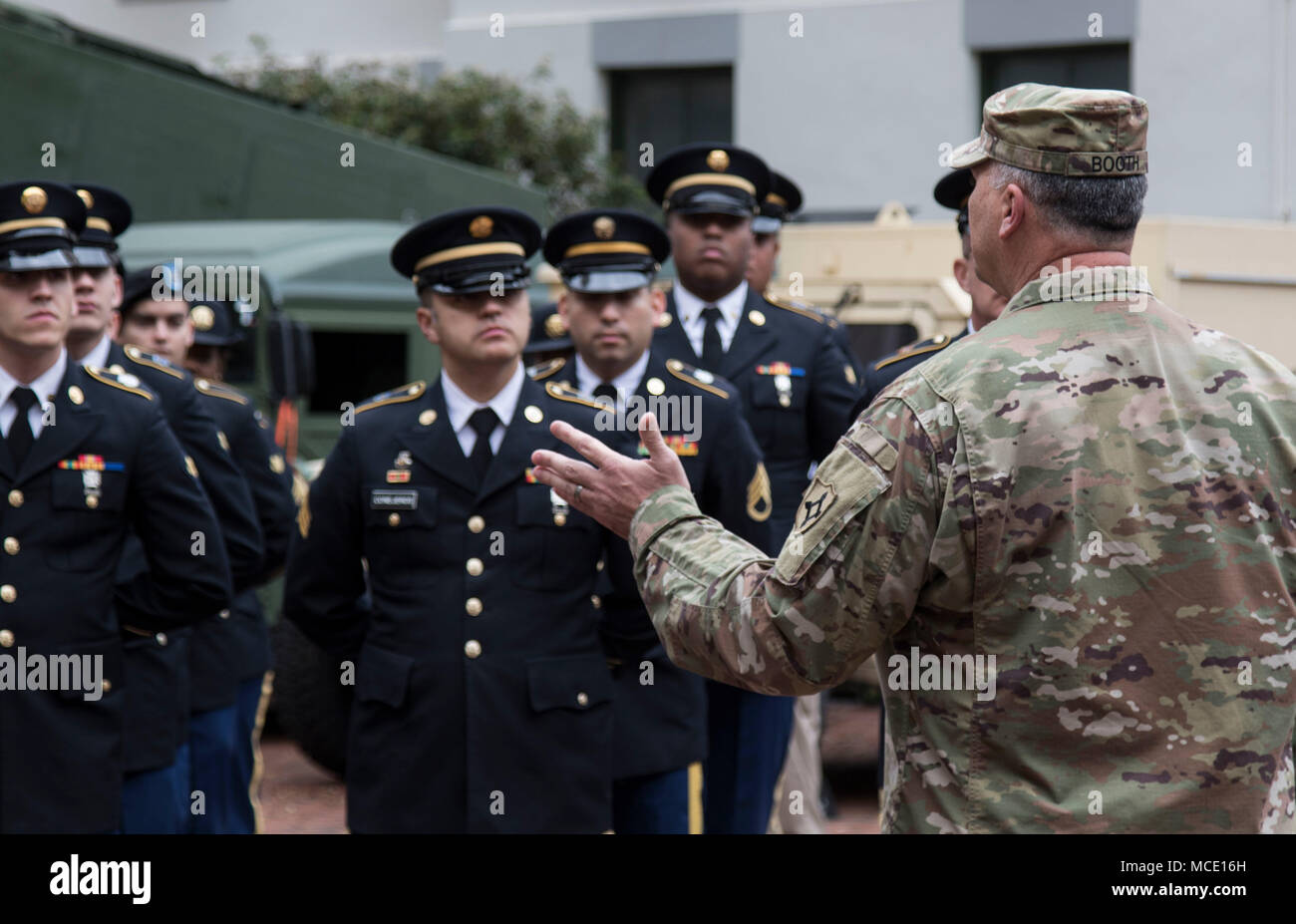 Soldiers getting a briefing before being addressed Stock Photo - Alamy
