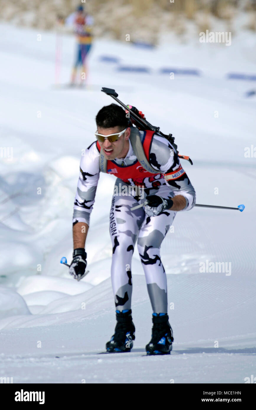 National army soldiers compete who hi-res stock photography and images ...