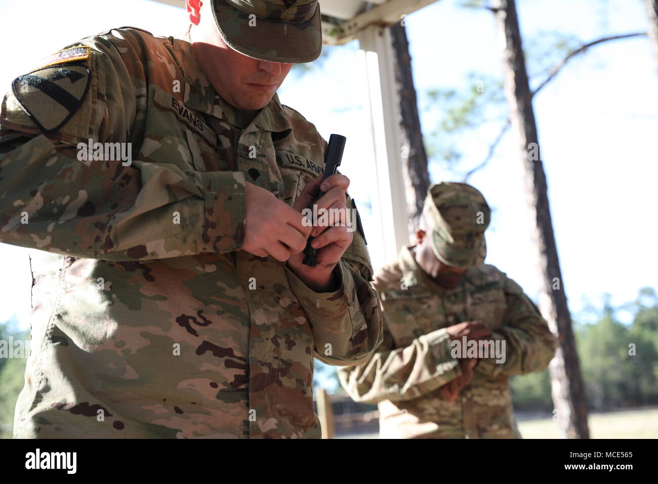 324th expeditionary signal battalion hi-res stock photography and ...