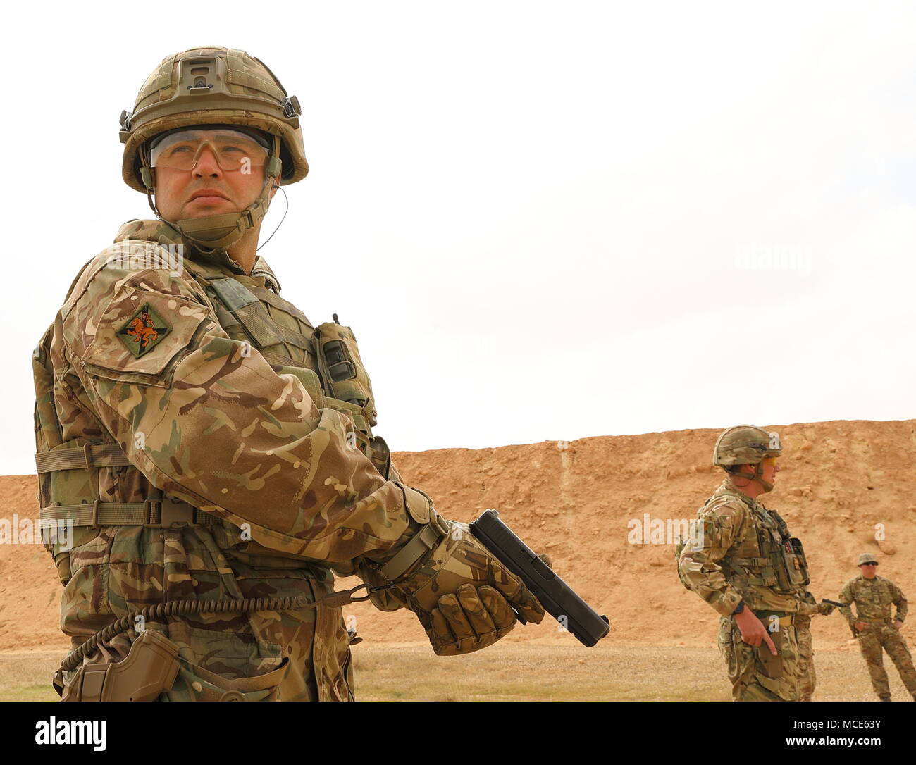 Soldiers from the royal regiment of scotland 3 scots hi-res stock ...