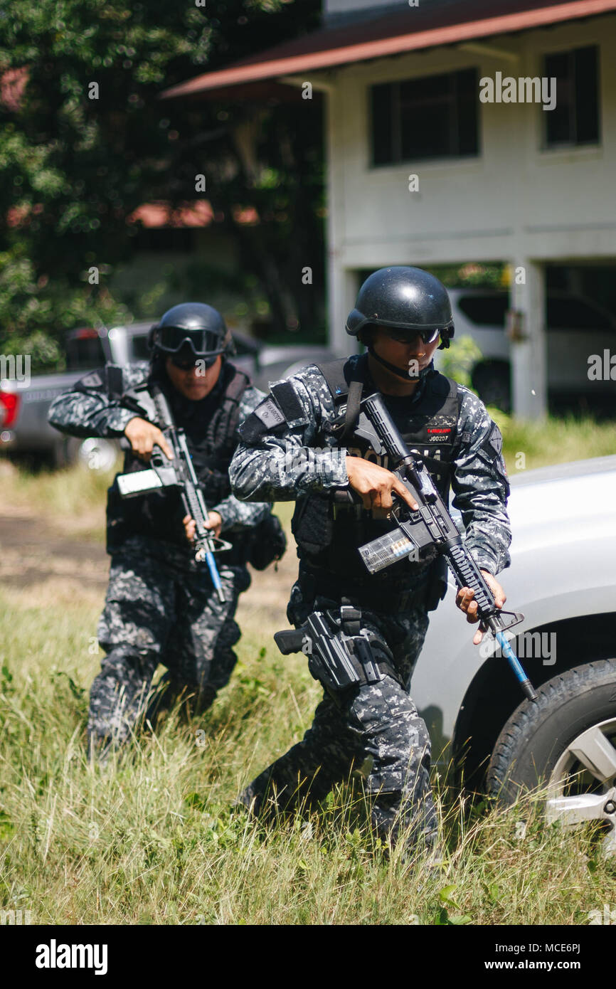 Panamanian national police hi-res stock photography and images - Alamy