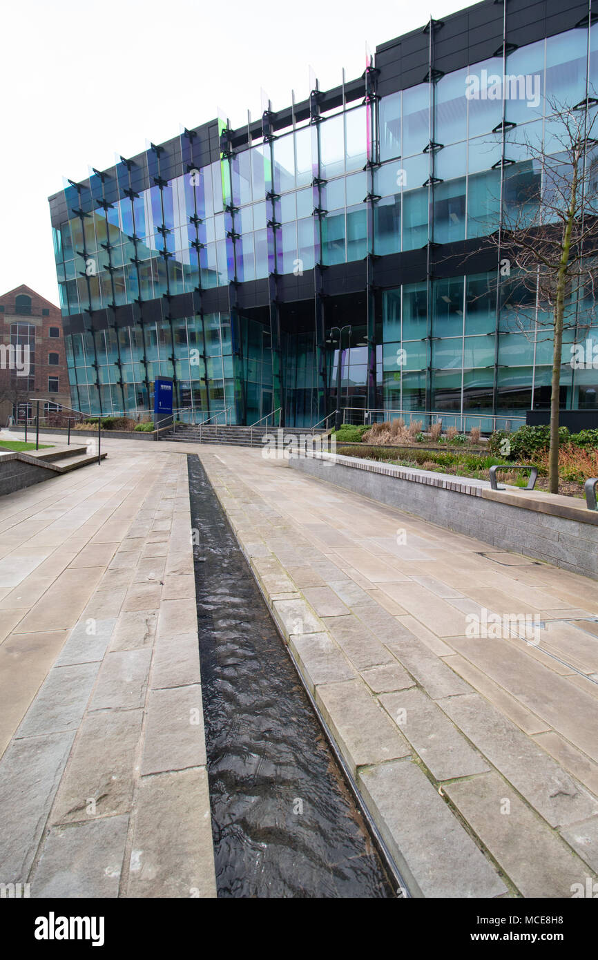 Modern leeds hi-res stock photography and images - Alamy
