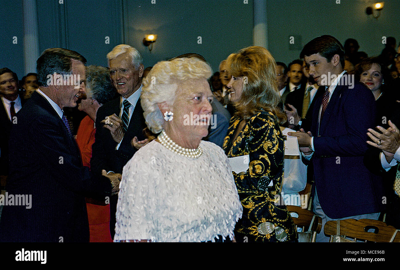 Washington, DC., USA, June 14, 1992 President George H.W. Bush and his ...