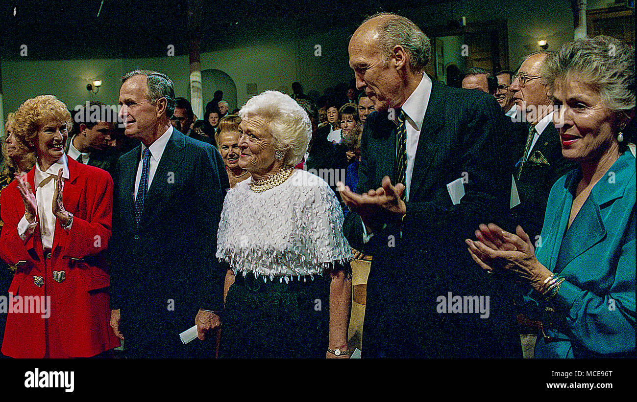 Washington, DC., USA, June 14, 1992 President George H.W. Bush and his ...