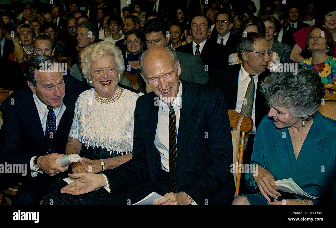 Washington, DC., USA, June 14, 1992 President George H.W. Bush and his ...