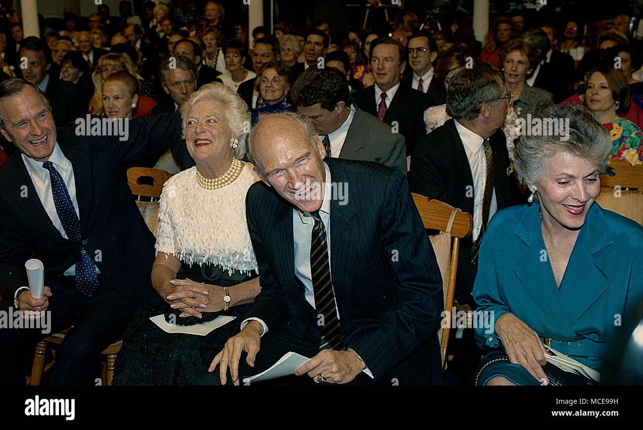 Washington, DC., USA, June 14, 1992 President George H.W. Bush and his ...