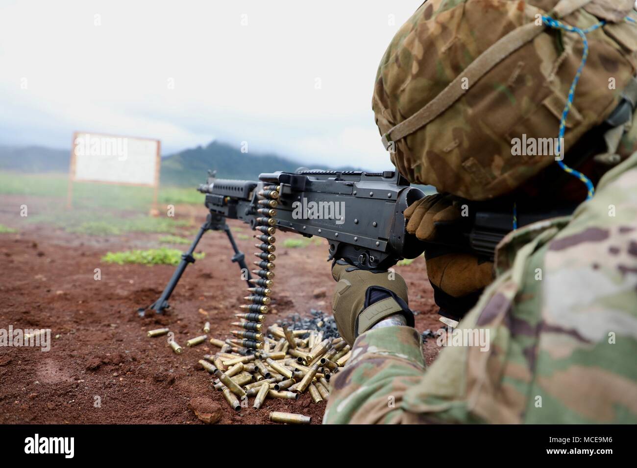 U.S. Soldiers assigned to the 25th Infantry Division fired and ...