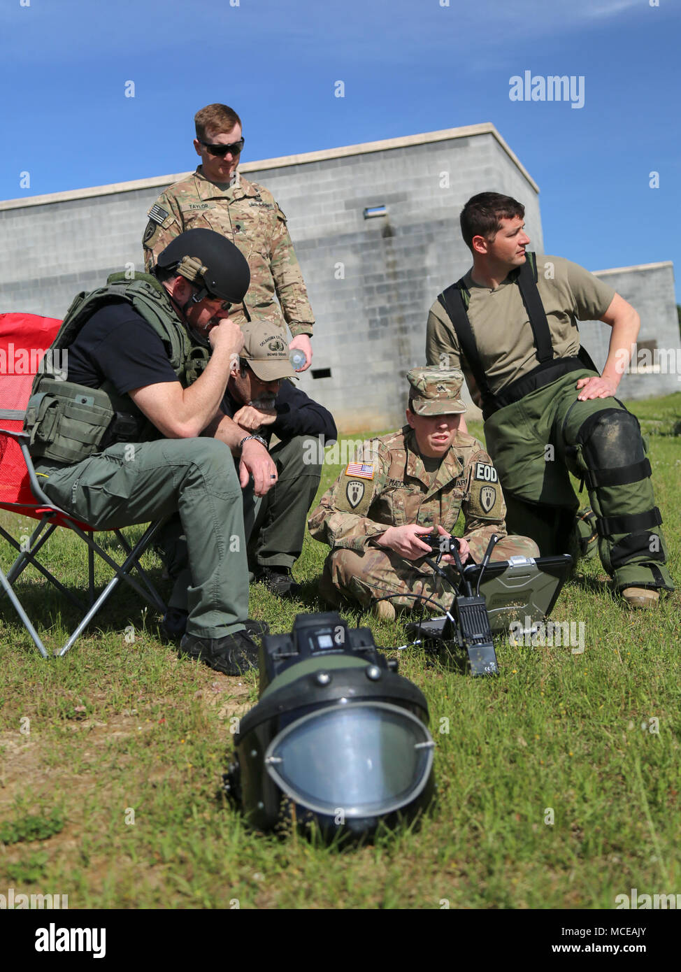 U.S. Soldiers assigned to the 663d Ordnance Company Explosive Ordnance Disposal (EOD), 242d ...
