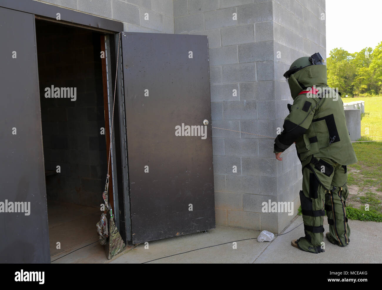 Bomb disposal suit hi-res stock photography and images - Alamy
