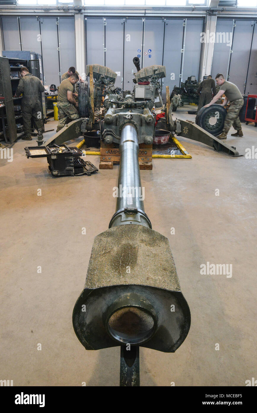 U.S. Army Paratroopers with Fury Battery, 4th Battalion, 319th Airborne ...