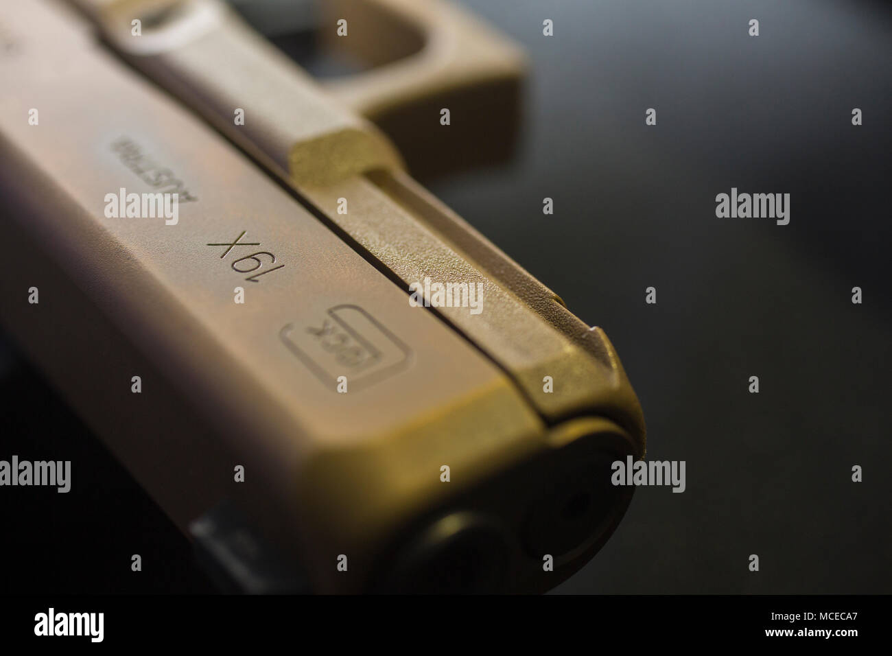 Glock 19 pistol hi-res stock photography and images - Alamy