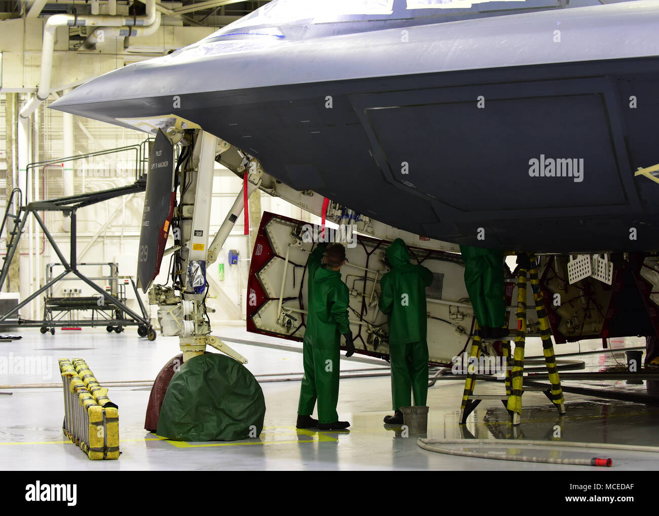 509 aircraft maintenance squadron hi-res stock photography and images ...