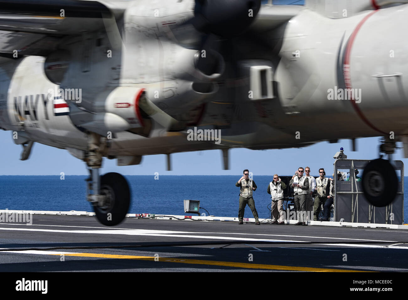 180412-N-NQ487-162 ATLANTIC OCEAN (April 12, 2018) An E-2D Hawkeye ...