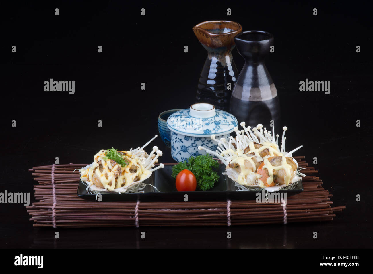 Japanese scallop shells hi-res stock photography and images - Alamy