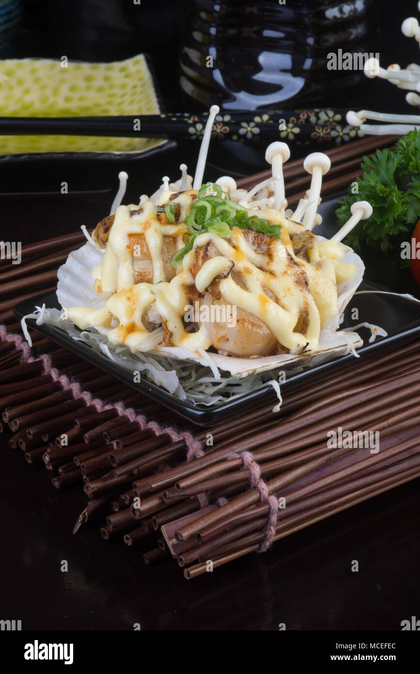 Japanese scallop shells hi-res stock photography and images - Alamy