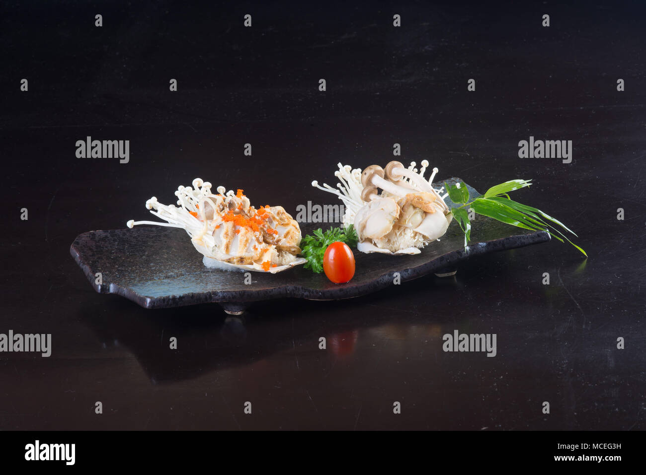 Japanese scallop shells hi-res stock photography and images - Alamy