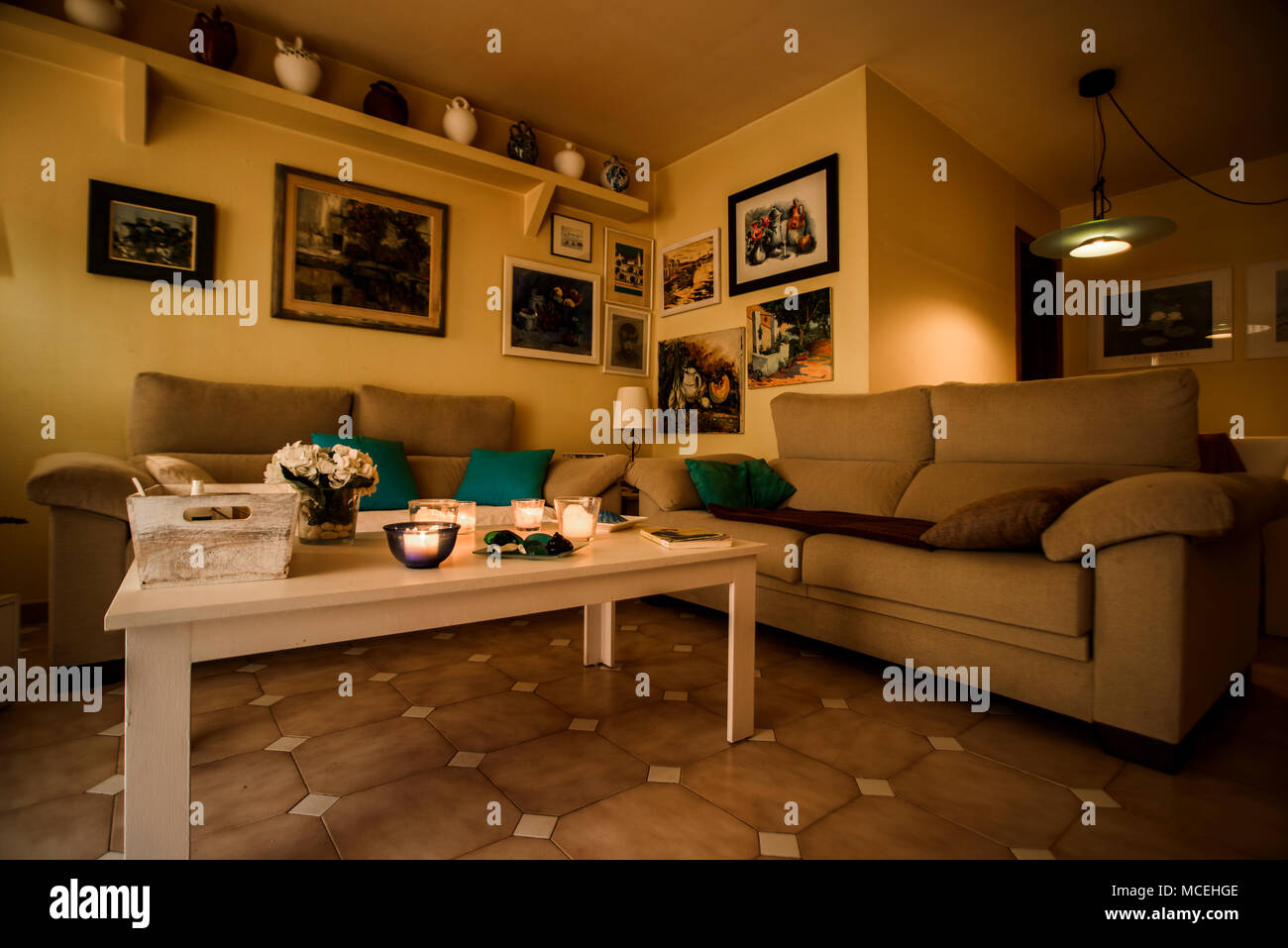 Room place hi-res stock photography and images - Alamy