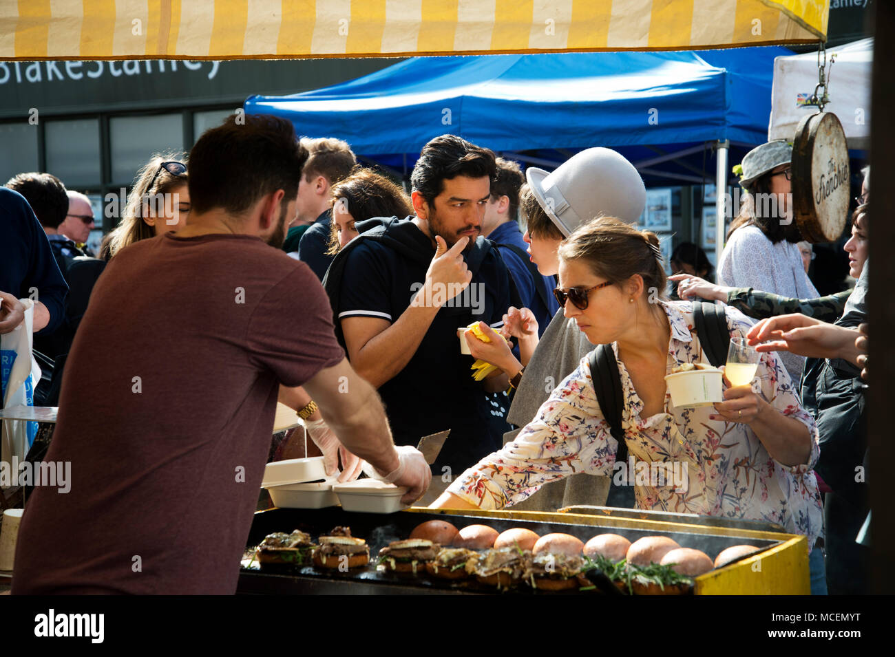 Hackney,London. Broadway Market. Food stall Stock Photo - Alamy
