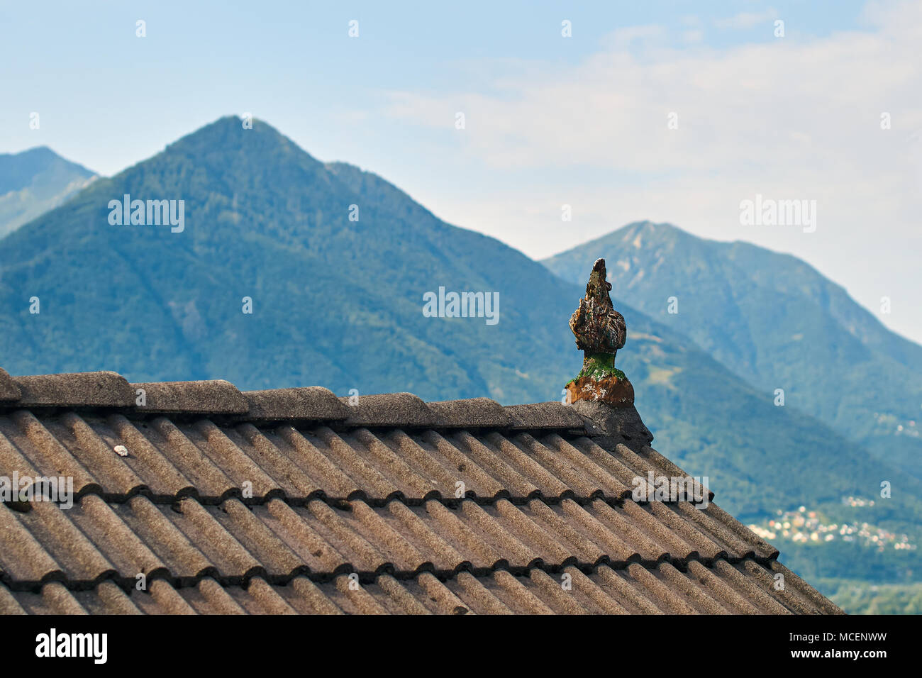 Typical roof of a traditional rural Swiss house Stock Photo - Alamy