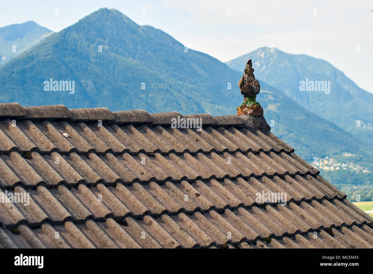 Typical roof of a traditional rural Swiss house Stock Photo - Alamy