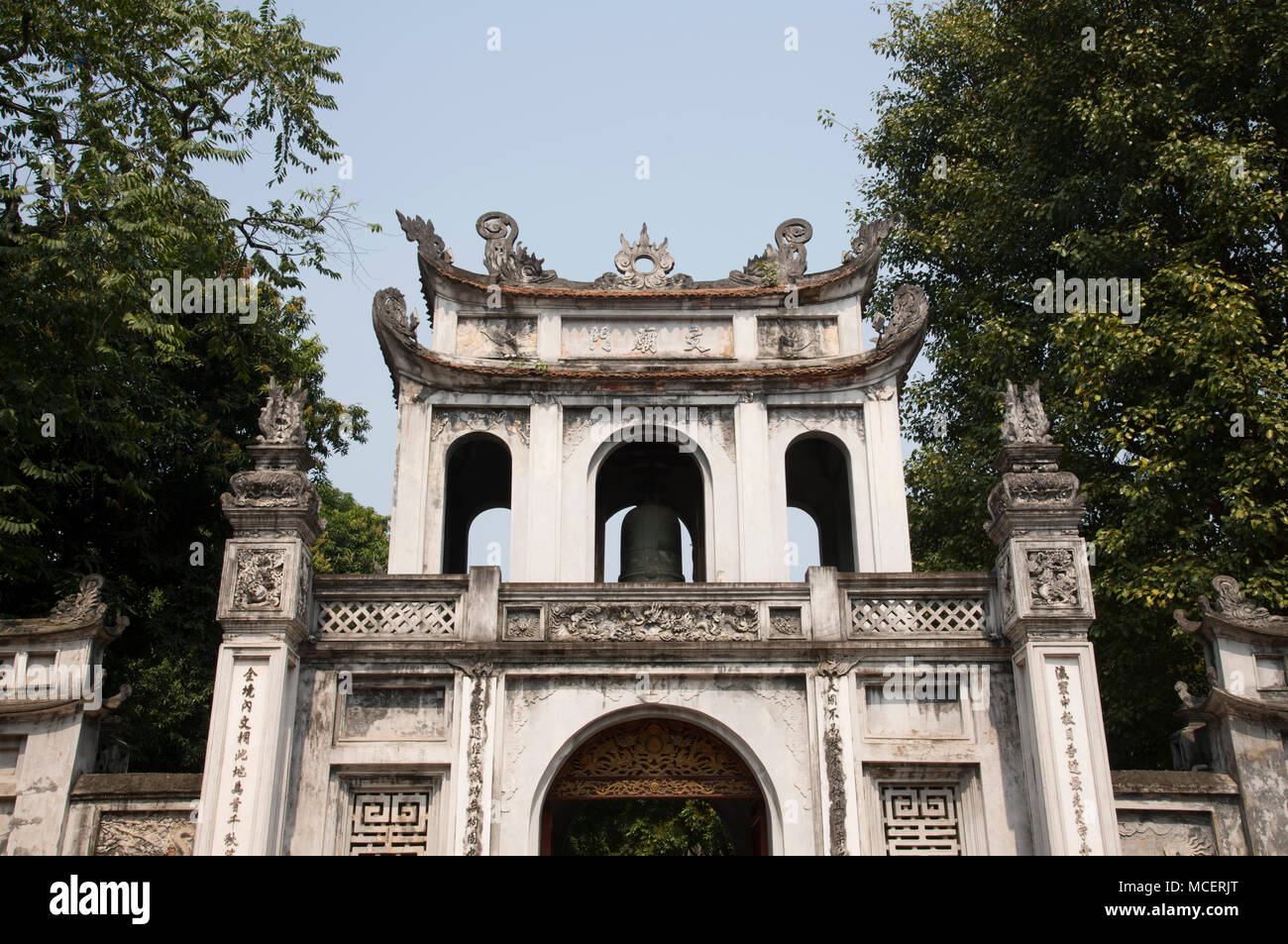 Van mieu gate hi-res stock photography and images - Alamy