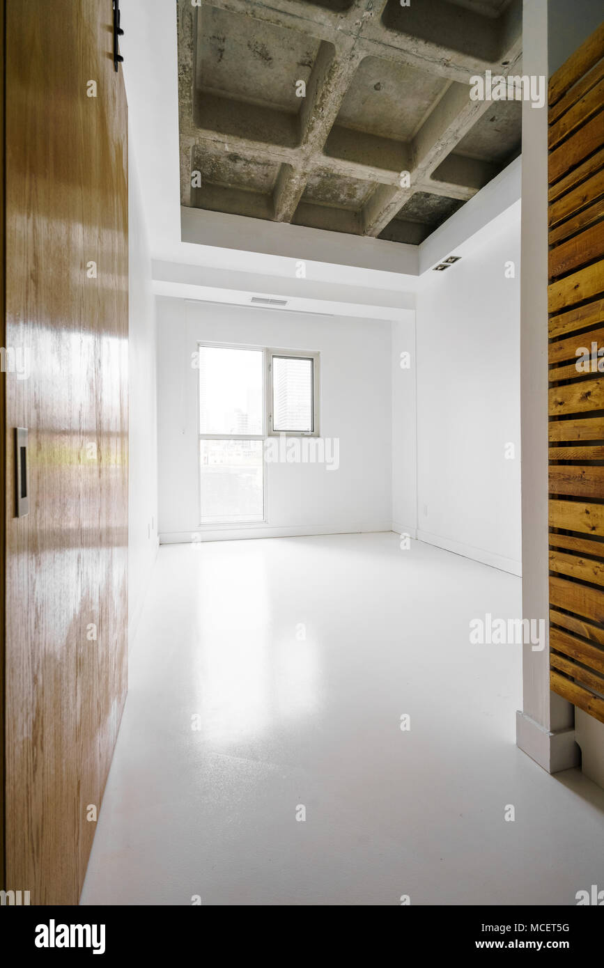 Interior of unfinished apartment room Stock Photo - Alamy
