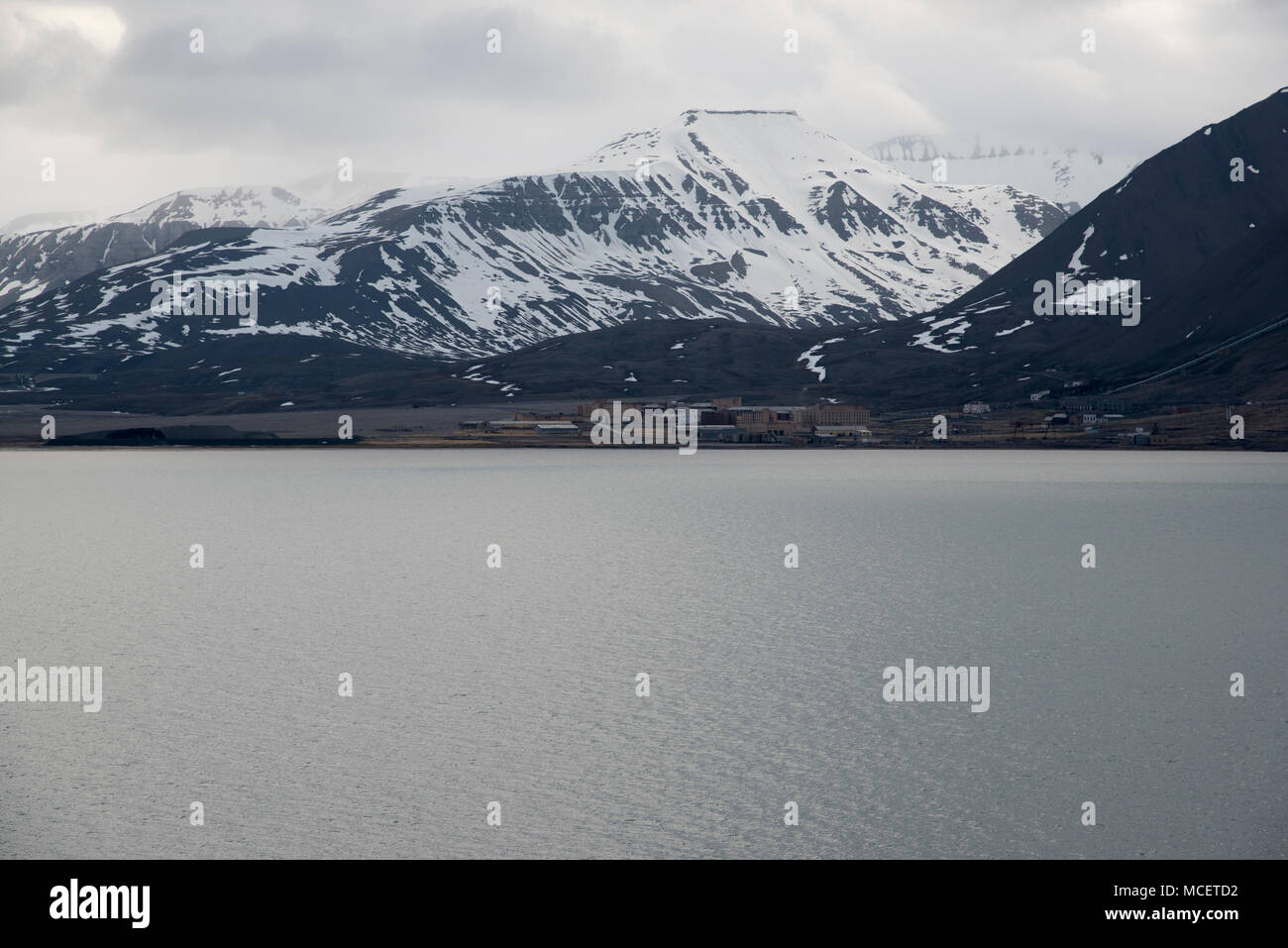 Pyramiden was a settlement for around thousend people on Svalbard, an ...