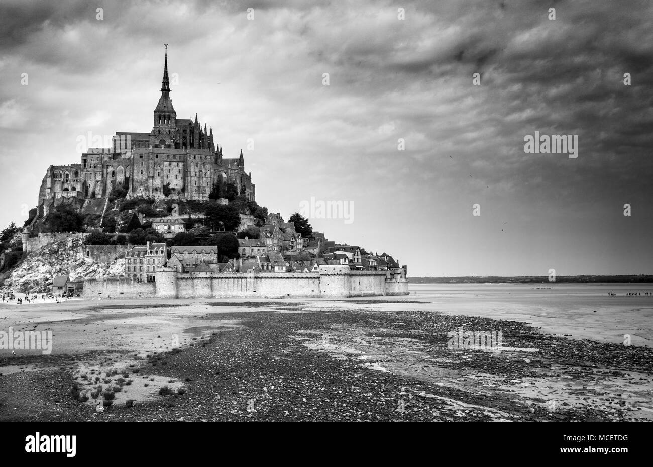 Castle building structure hi-res stock photography and images - Alamy