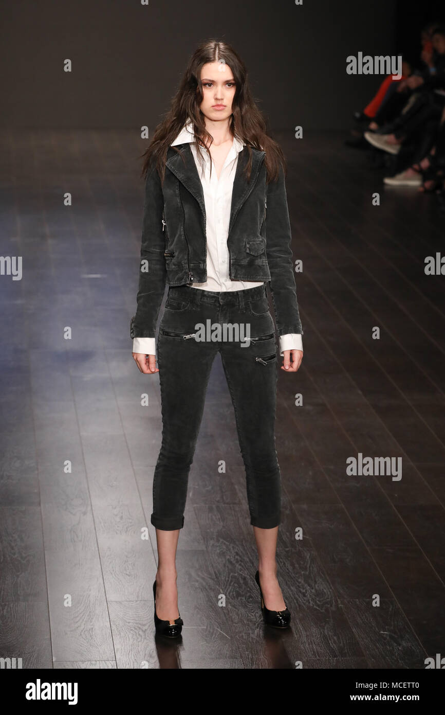 Los Angeles Womenswear Fall/Winter 2018/2019 - SIWY Denim - Catwalk at ...