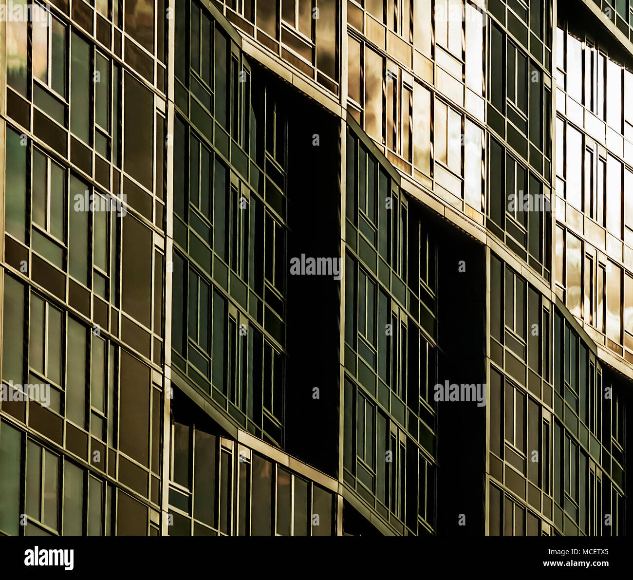 Bronze and glass building hi-res stock photography and images - Alamy