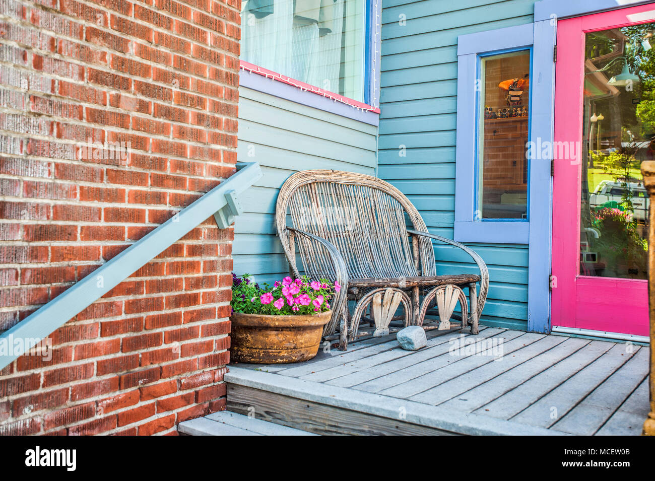 Porch entrance hi-res stock photography and images - Alamy