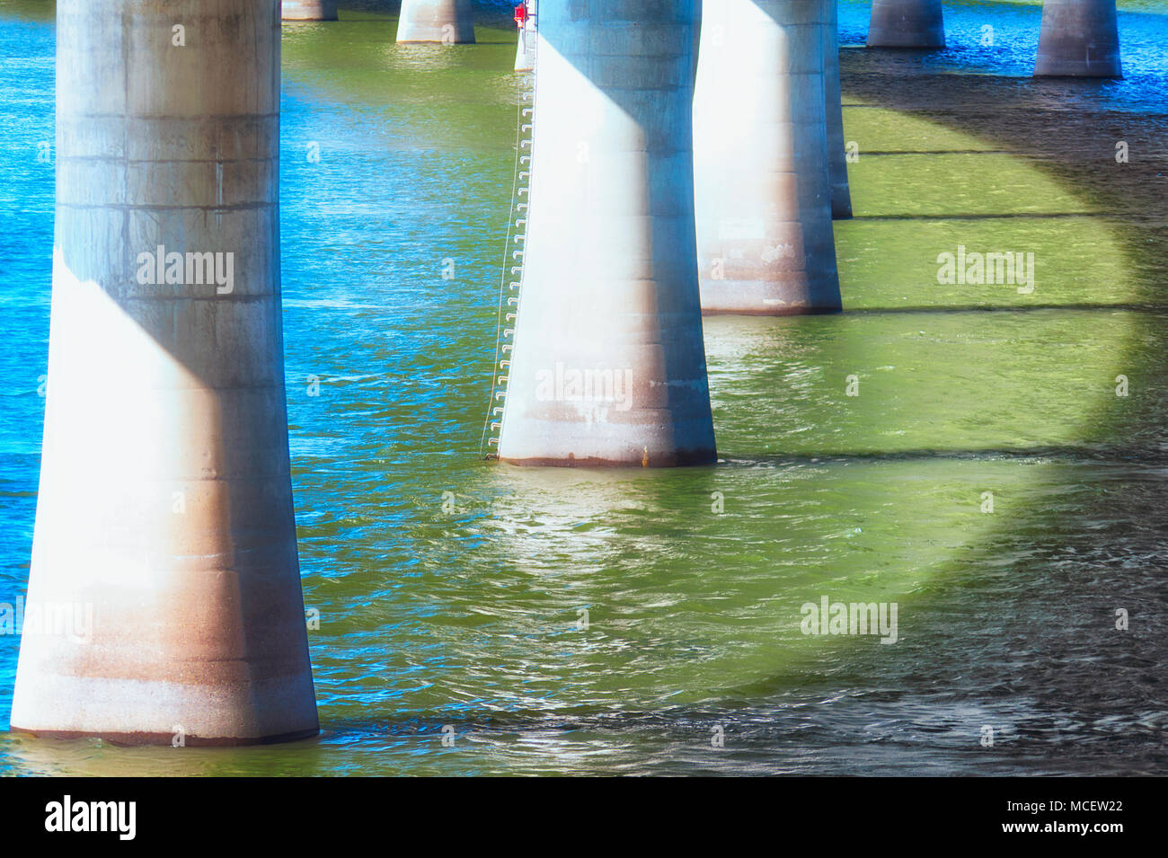 An abstract minimalist of Portland, Oregon's Glenn Jackson Bridge ...