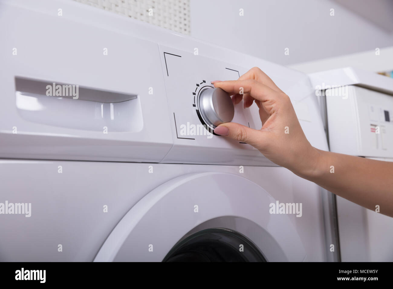 Washing machine timer hi-res stock photography and images - Alamy