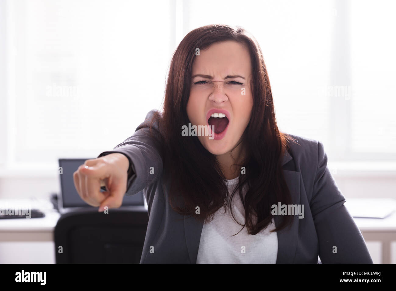 Bully bullying hi-res stock photography and images - Alamy