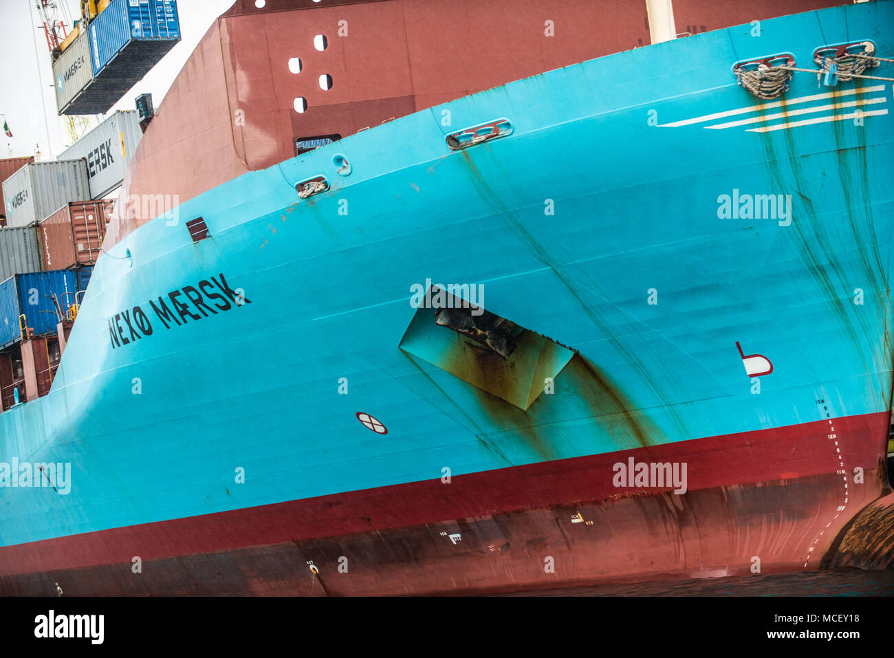 Nave portacontainer maersk hi-res stock photography and images - Alamy