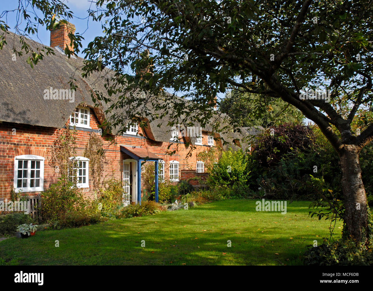 Idyllic thatched country cottage, All Cannings, Wiltshire, England ...