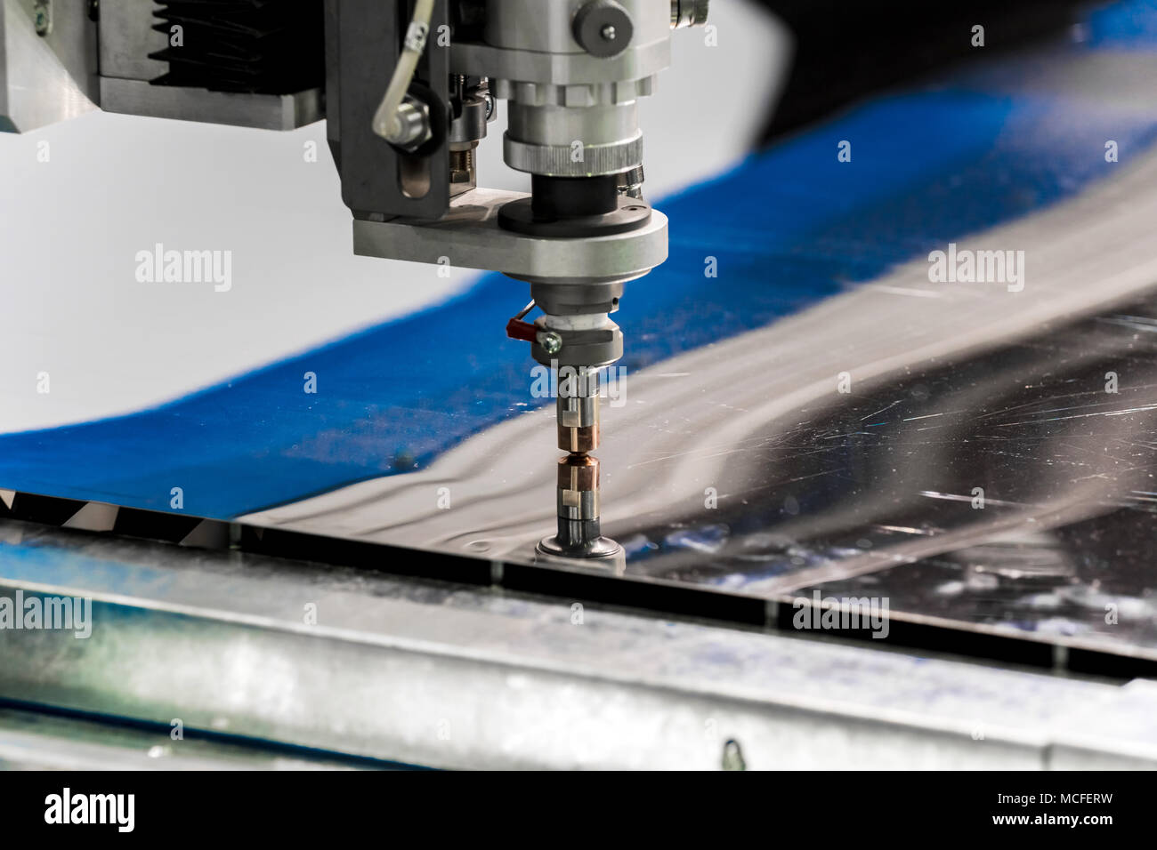 Laser cutting machine hi-res stock photography and images - Alamy