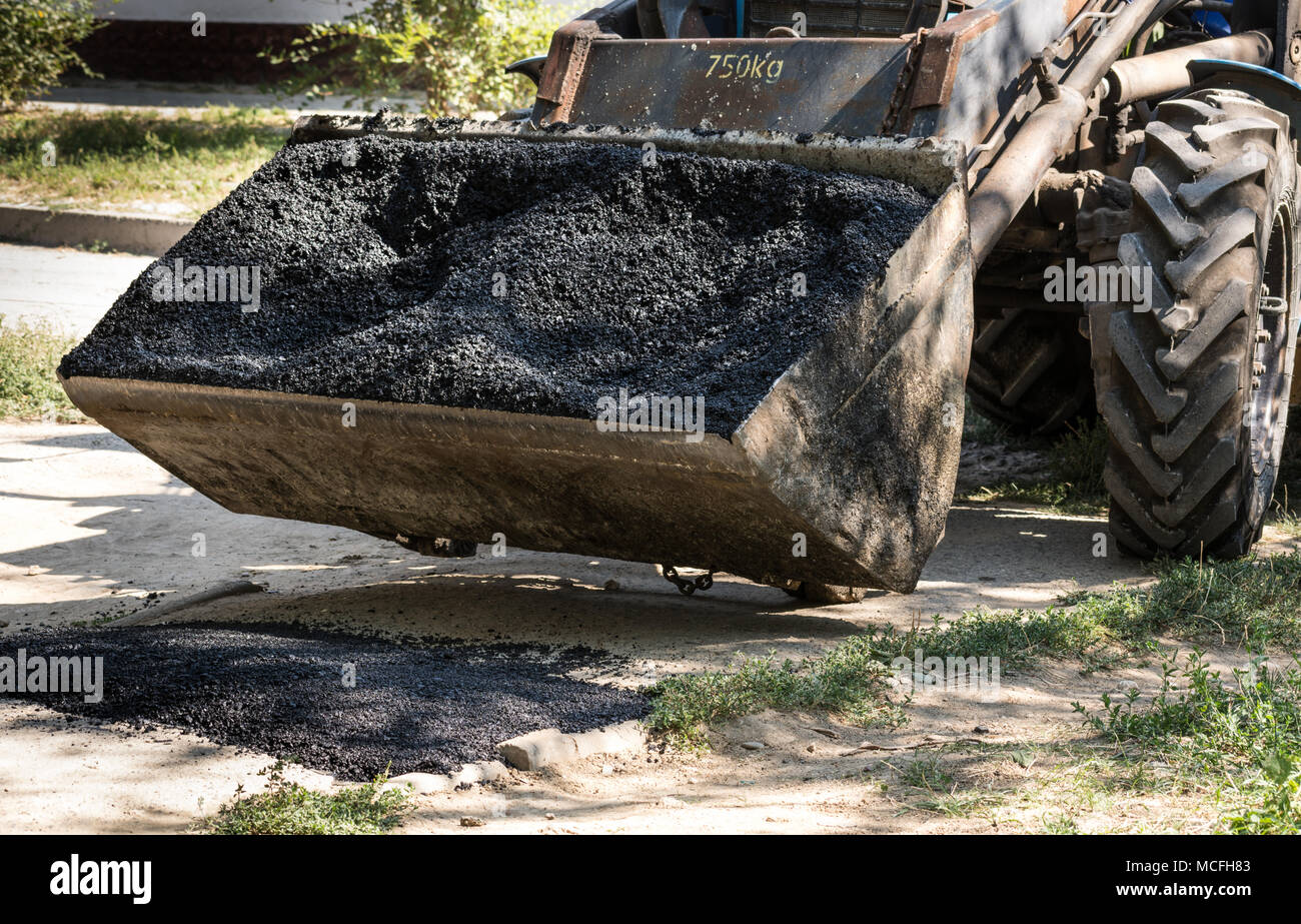 Bitumen roads hi-res stock photography and images - Alamy
