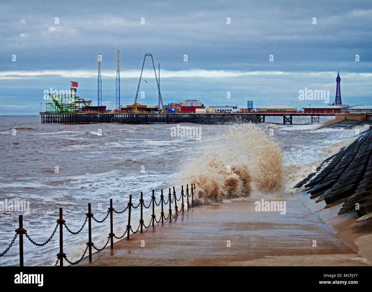 South pier hi-res stock photography and images - Alamy
