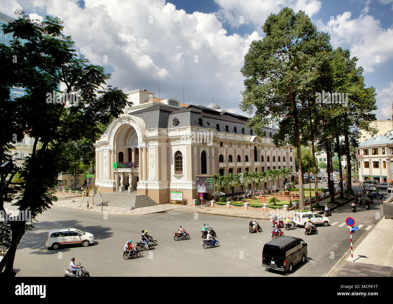 Ho Chi Minh City (Thành phố Hồ Chí Minh), formerly named Saigon (Sài ...