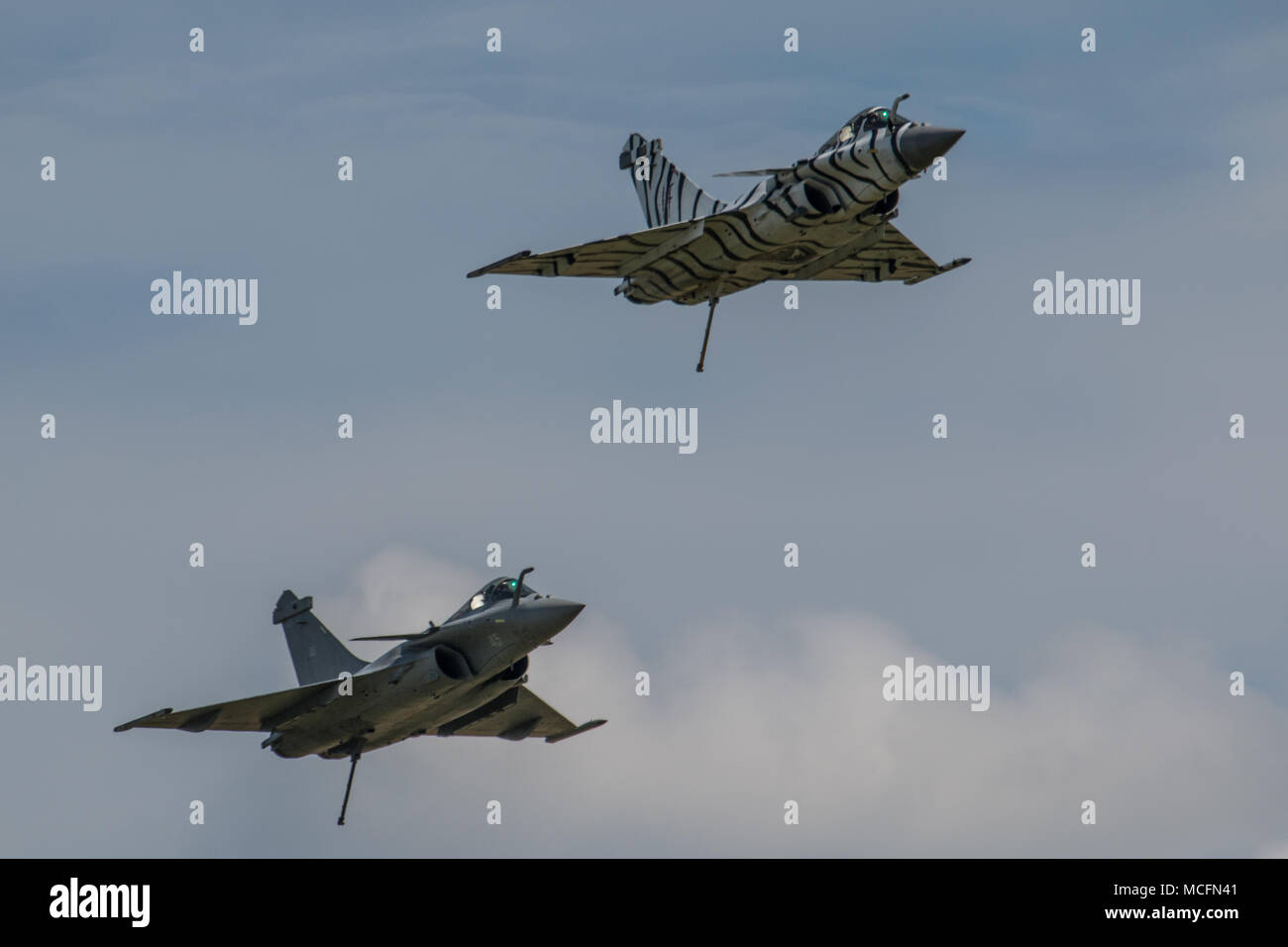 French rafale fighter jets hi-res stock photography and images - Alamy