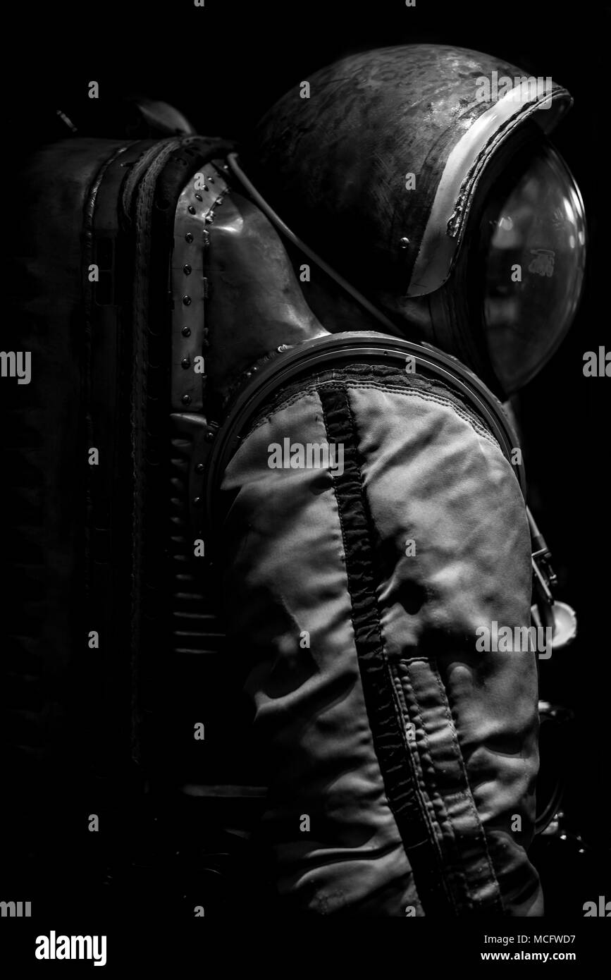 Spaceman suit hi-res stock photography and images - Alamy