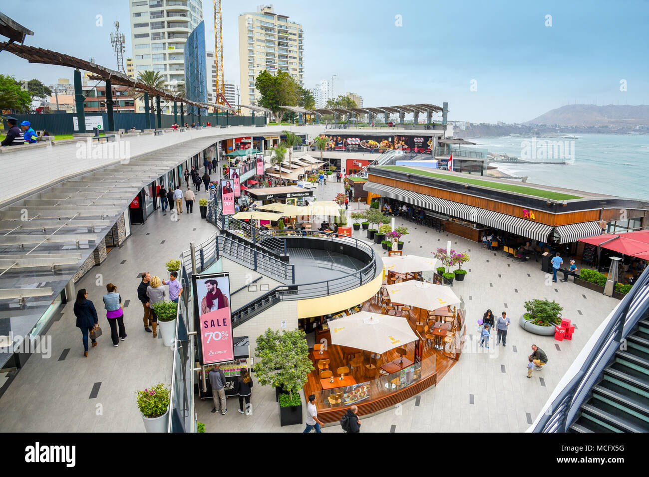 Larcomar Peru Stock Photos & Larcomar Peru Stock Images - Alamy