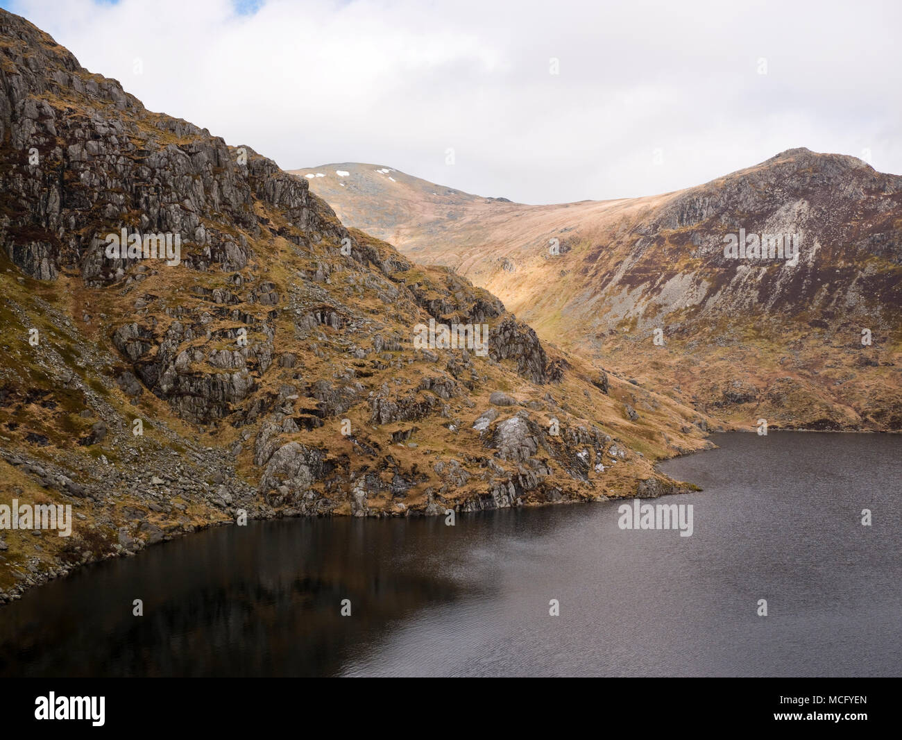 Carnedd Llewelyn summit rises over Cwm Llugwy, behind the Ffynnon ...